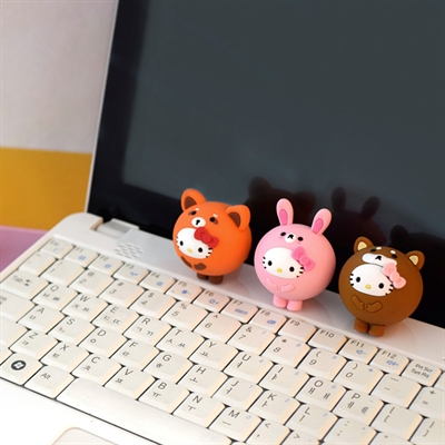 POOM | 헬로키티 동물 USB 16GB
