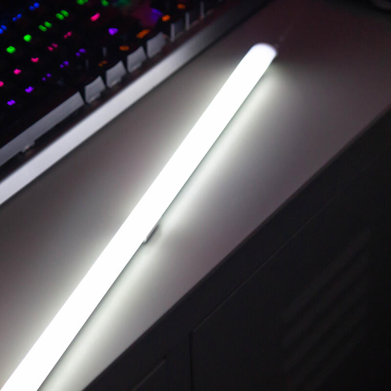 POOM | 레토 USB 책상 조명 LED 스탠드 독서등