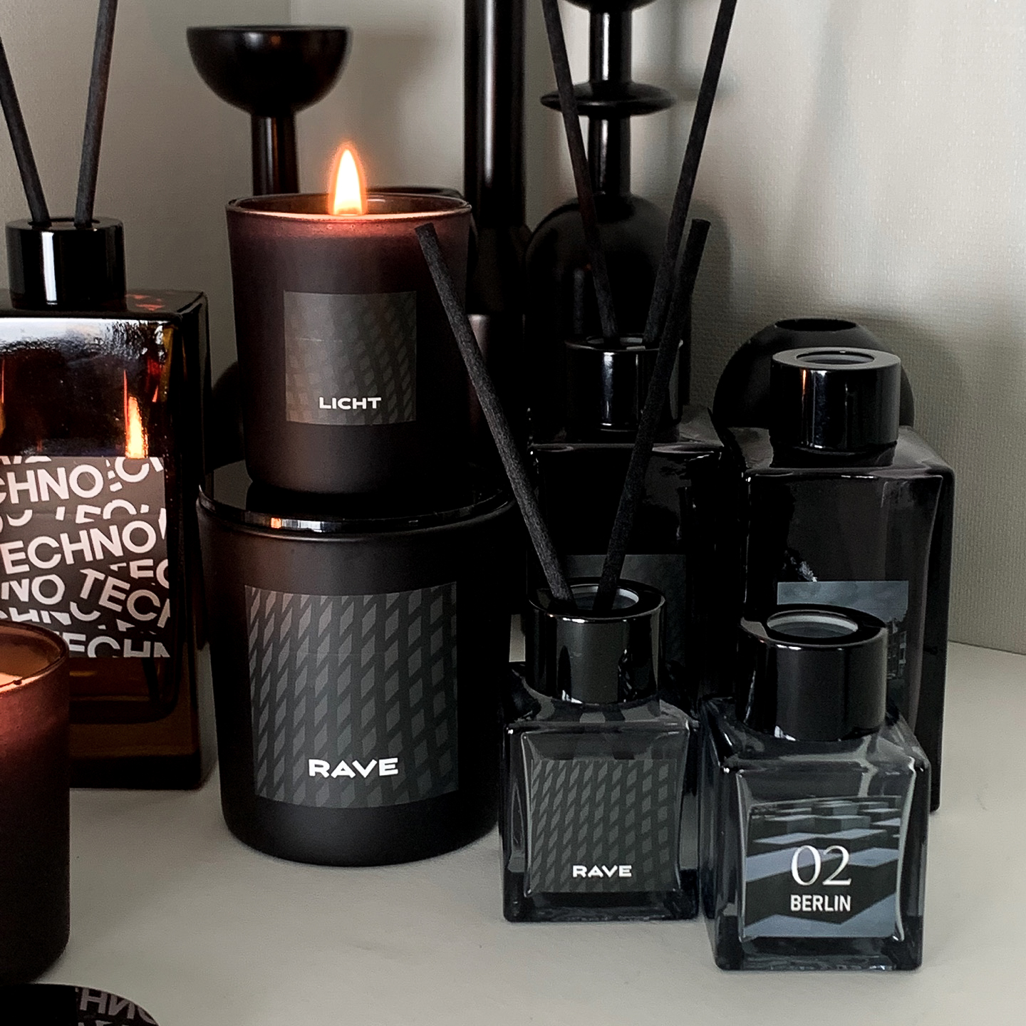 POOM | RAVE 100ml 스파이시 우디 머스크향 디퓨저