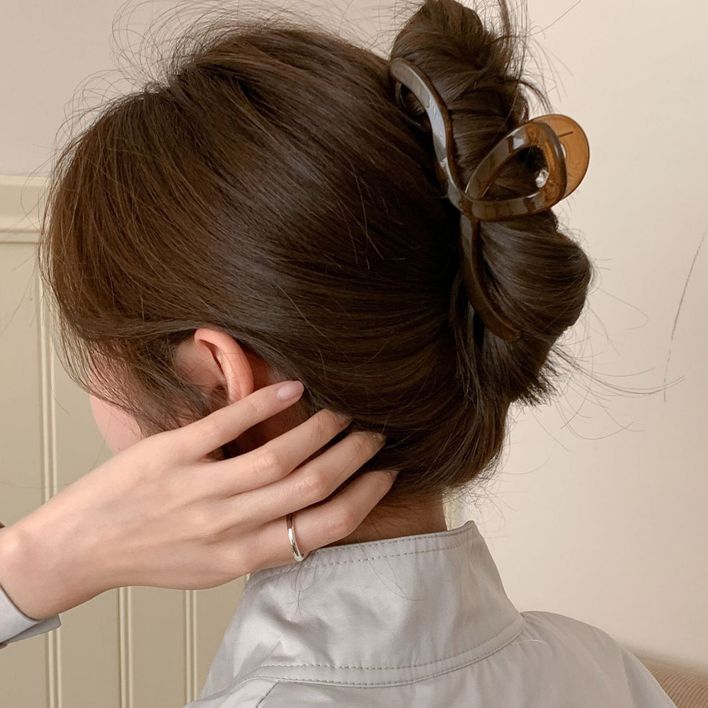 POOM | 조안 꼬임 올림머리 반묶음 헤어 집게 머리 핀