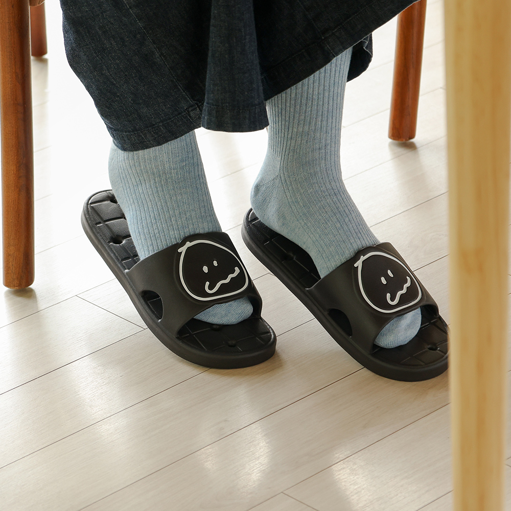 POOM | MonagustA 욕실화