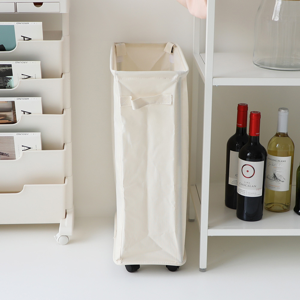 POOM | 바퀴형 패브릭 접이식 빨래 바구니