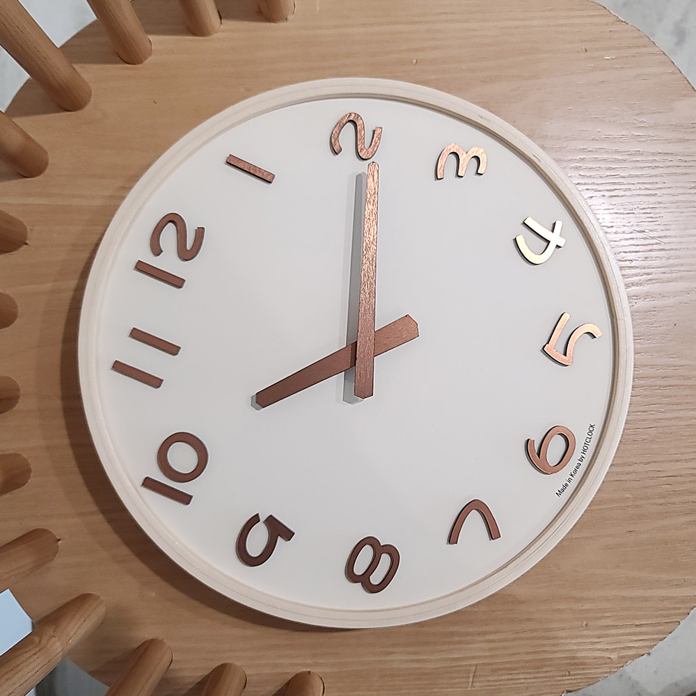 POOM | 300파이 우든라운드 3D숫자 무소음 벽시계 A형