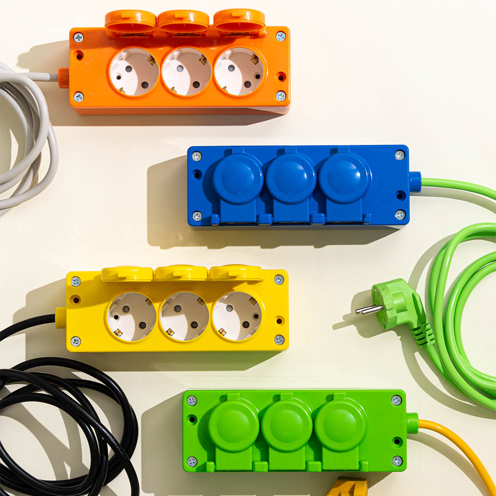 POOM | 세이프티 캡 멀티탭 플러그 3C-2M