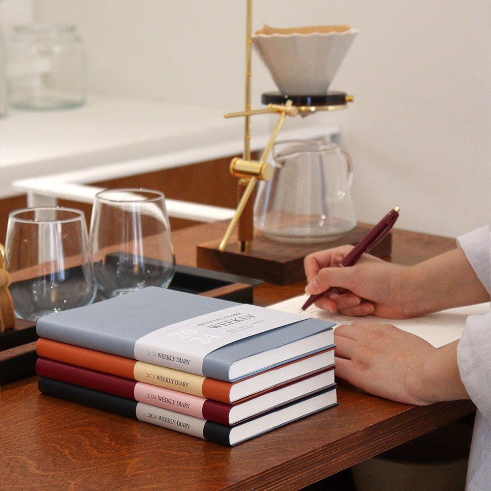 POOM | 2024 오피셜 A5 위클리 다이어리 (날짜형 25절 주간)