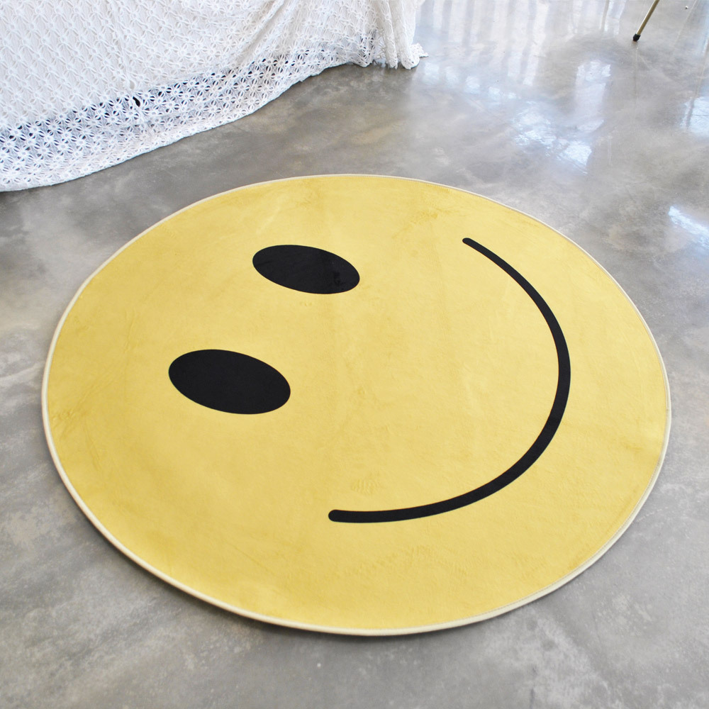 POOM | 샤인 원형 러그 스마일 카페트 130x130