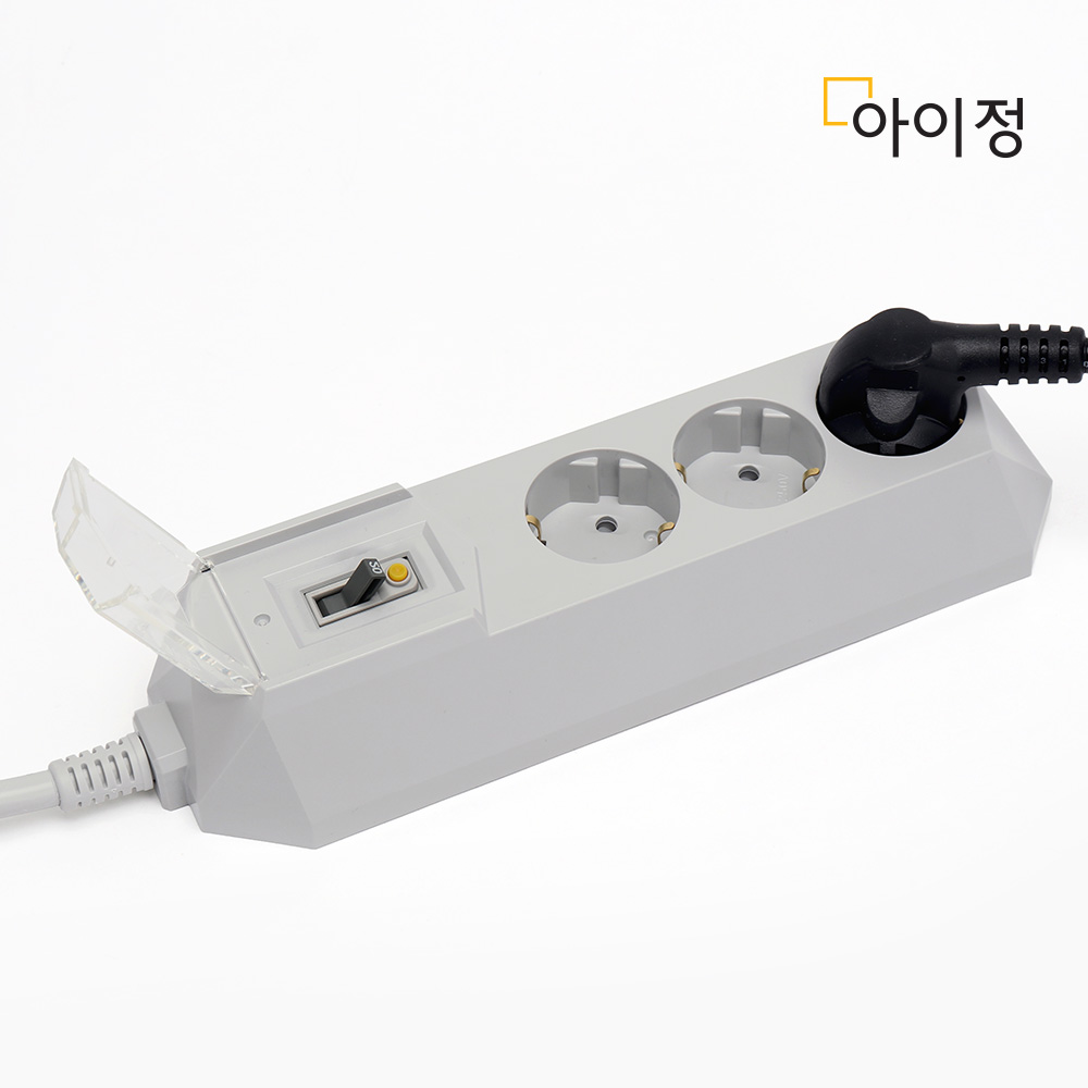 POOM | 고용량 과부하 누전차단 멀티탭 3구 5M