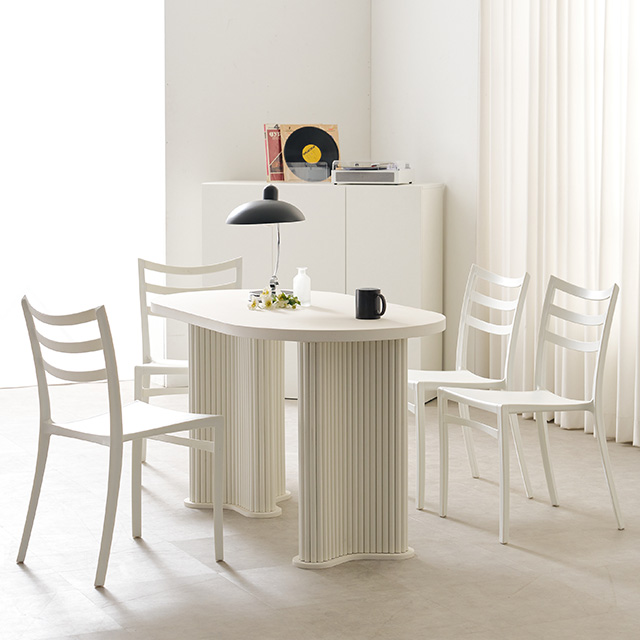 POOM | 리버 타원형 1400 템바보드 식탁