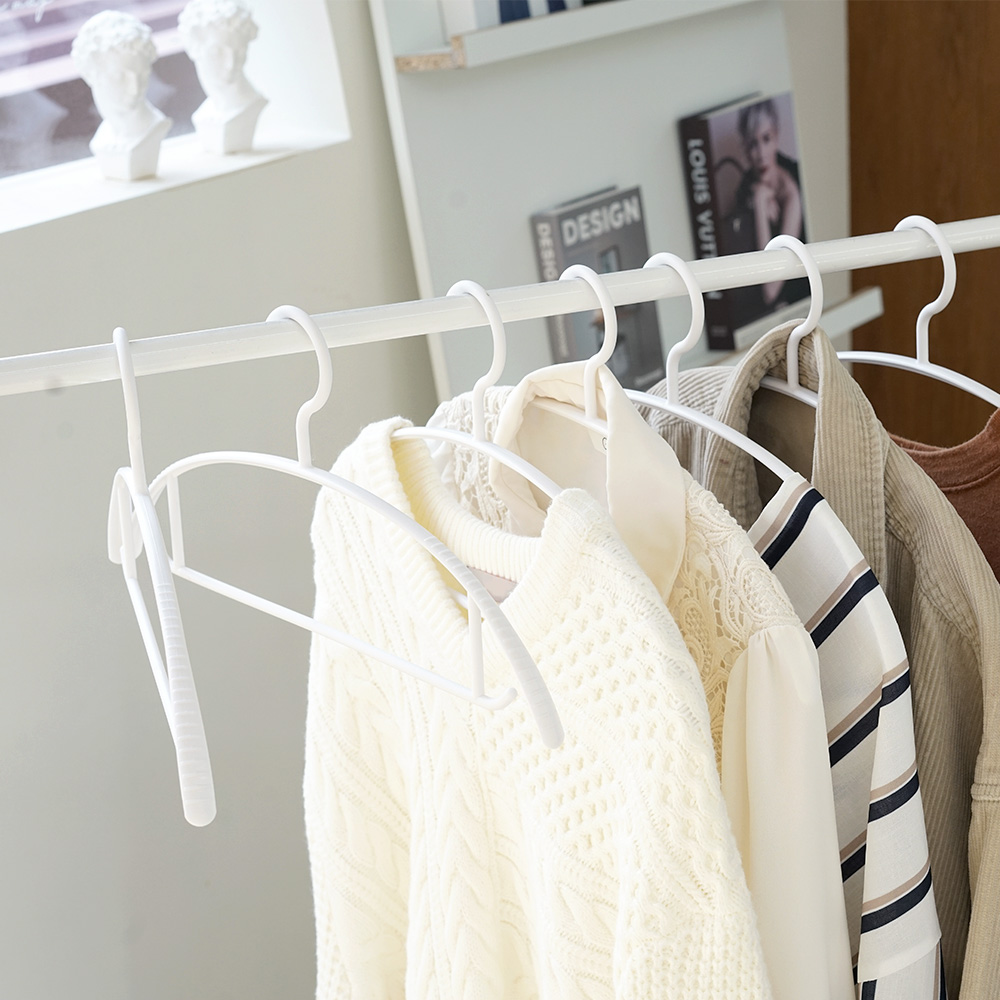 POOM | 럭스 어깨뿔 방지 논슬립 옷걸이 50P (5color)