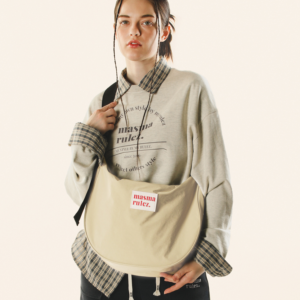 POOM | halfmoon cross bag_beige