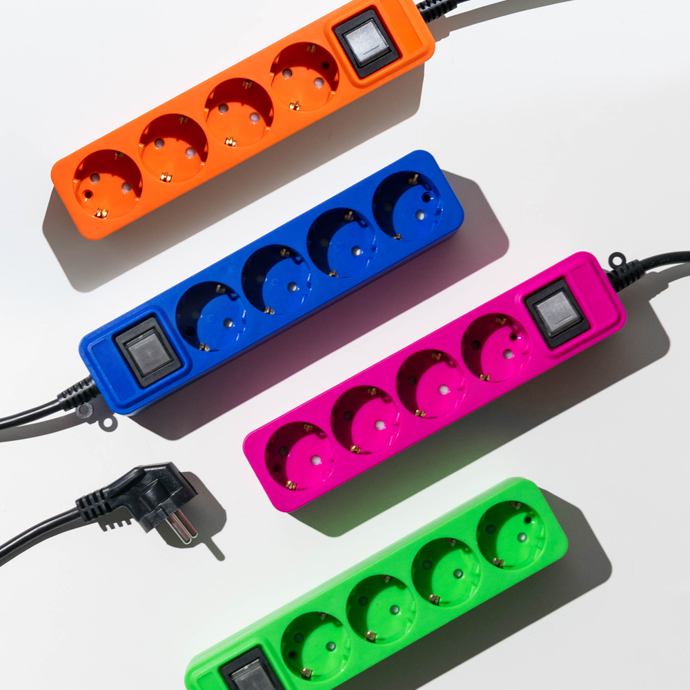 POOM | 바나코 미드센추리 컬러 멀티탭 플러그 4C-2M